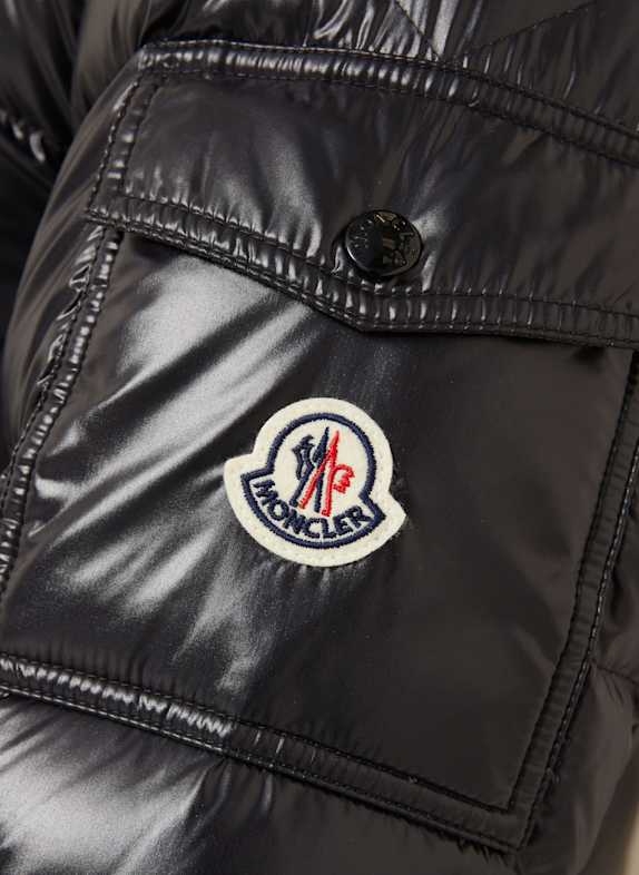 Moncler - stylové a funkční zimní oblečení