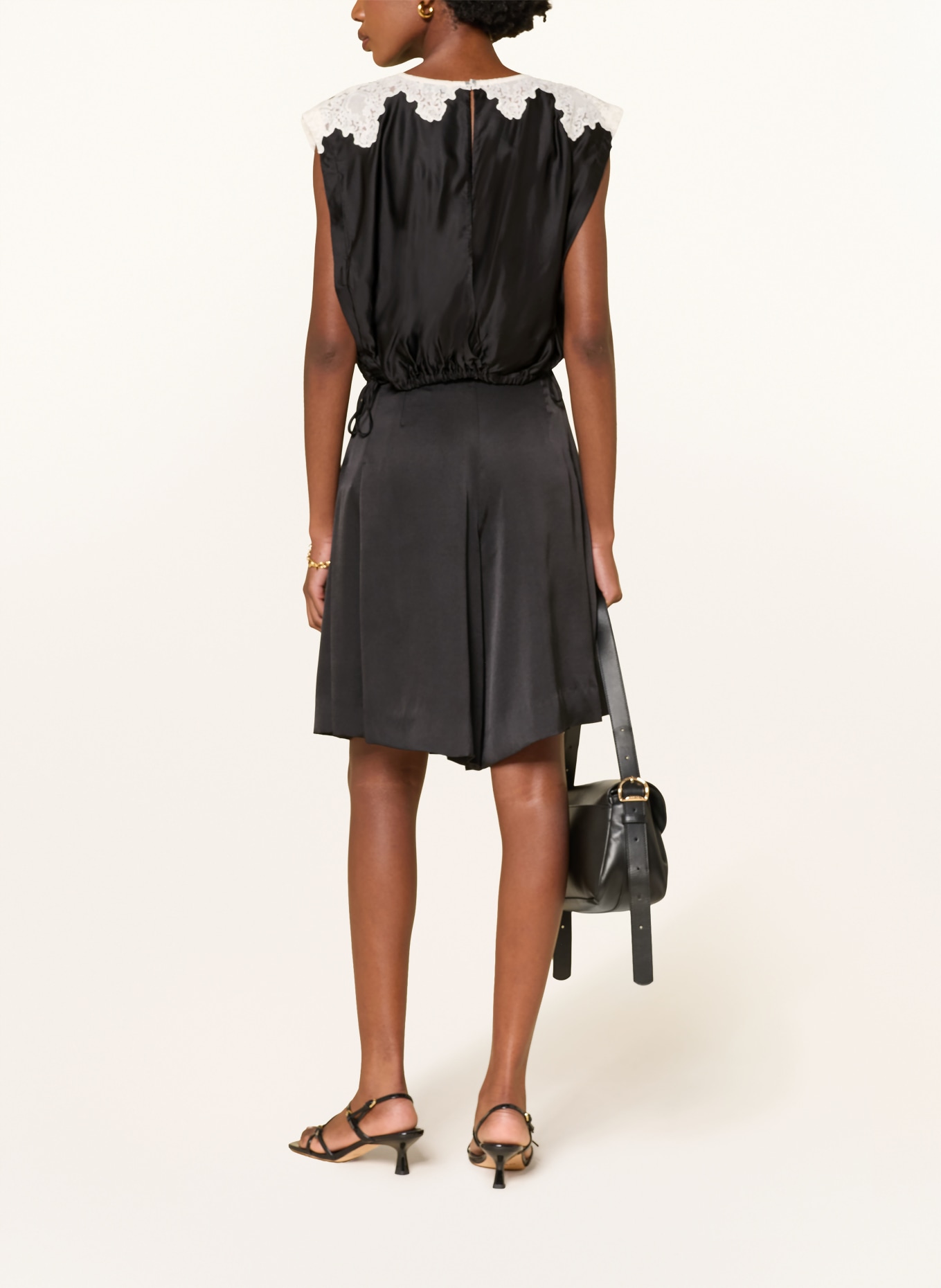 SANDRO Cropped-Blusentop aus Satin in schwarz / ecru
