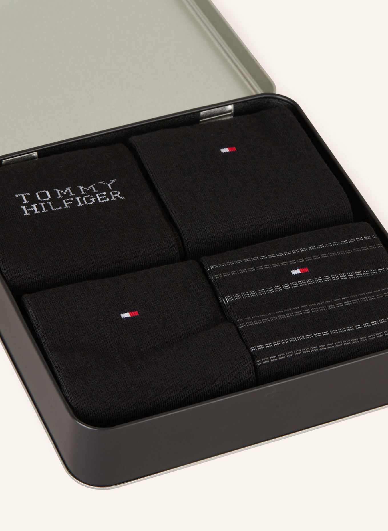 Tommy hilfiger gift box store