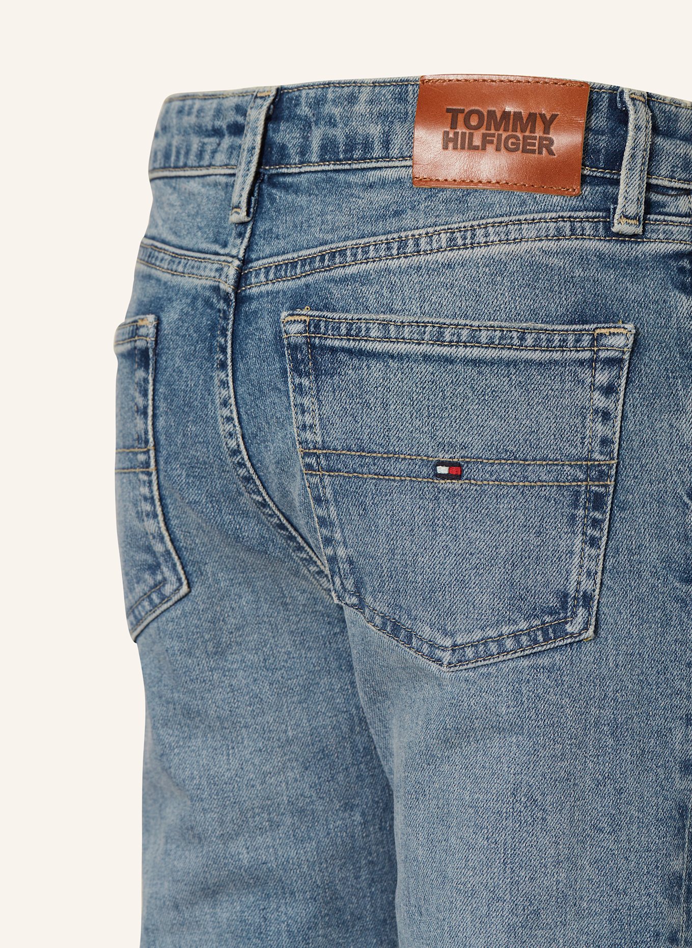 Tommy hilfiger logo jeans store