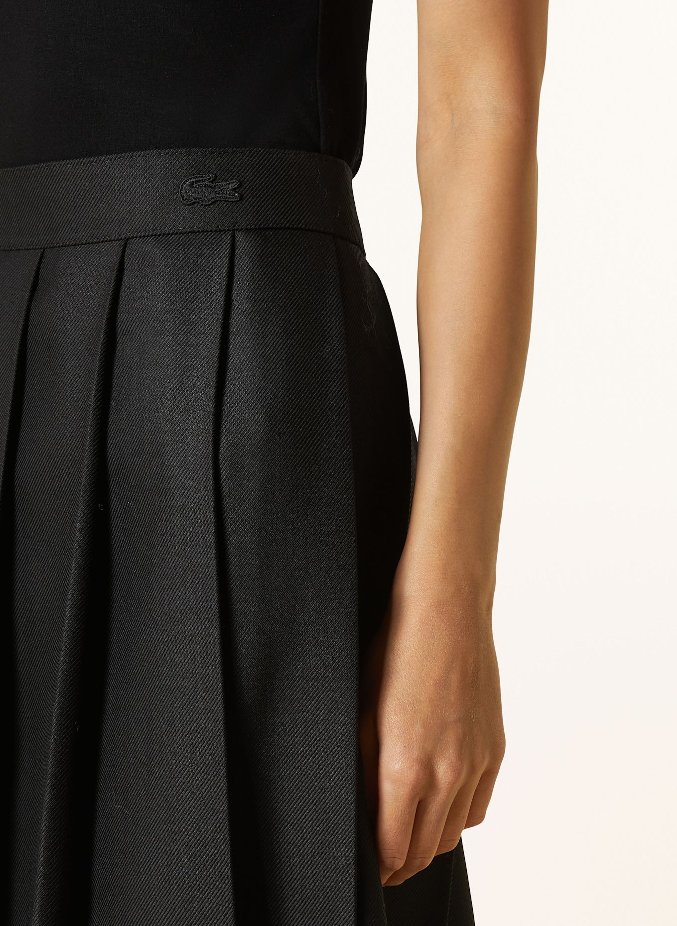 LACOSTE Rock in schwarz