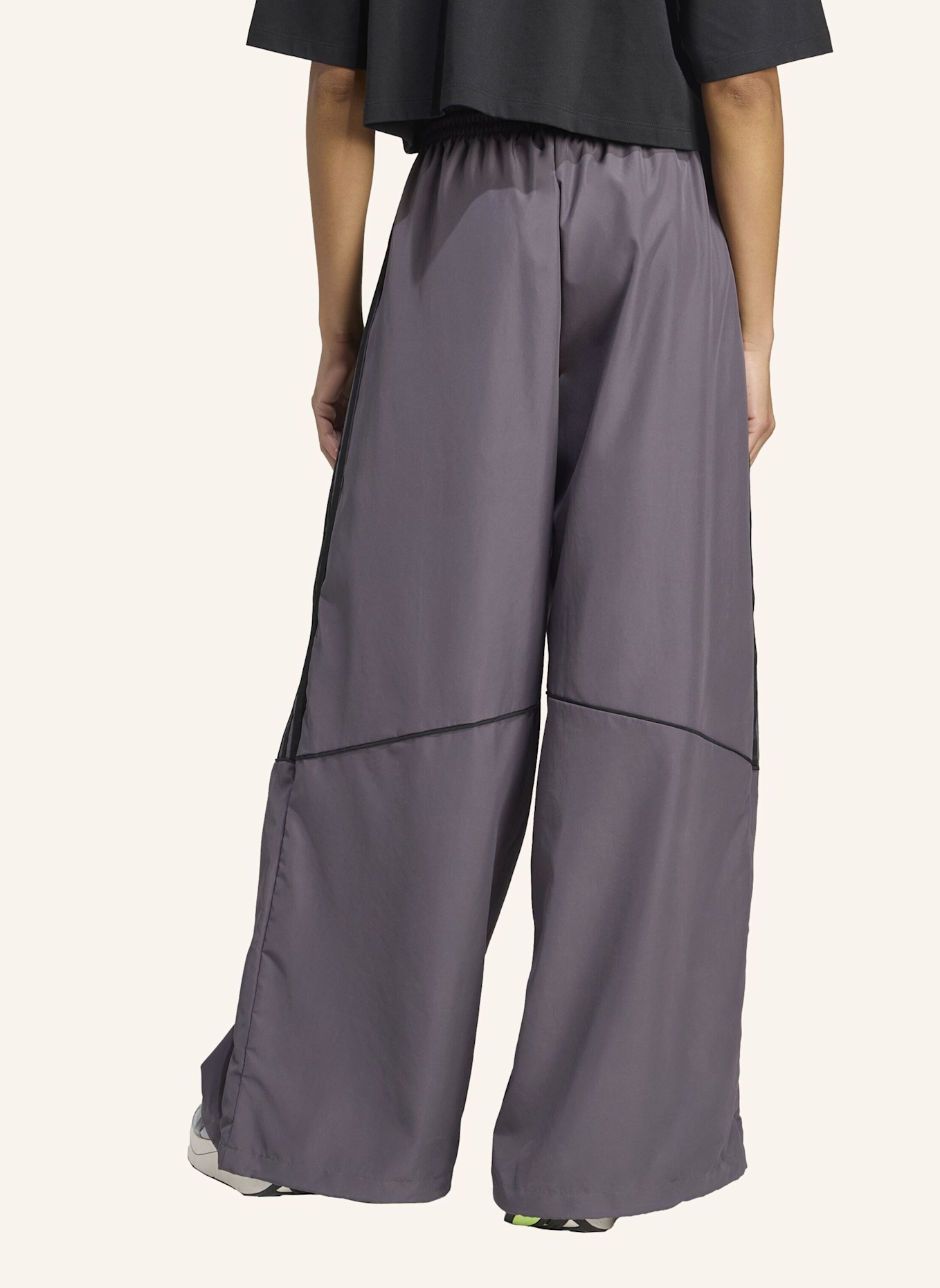 adidas Originals TEAMGEIST ADICOLOR OVERSIZED WOVEN TRAININGSHOSE in ...