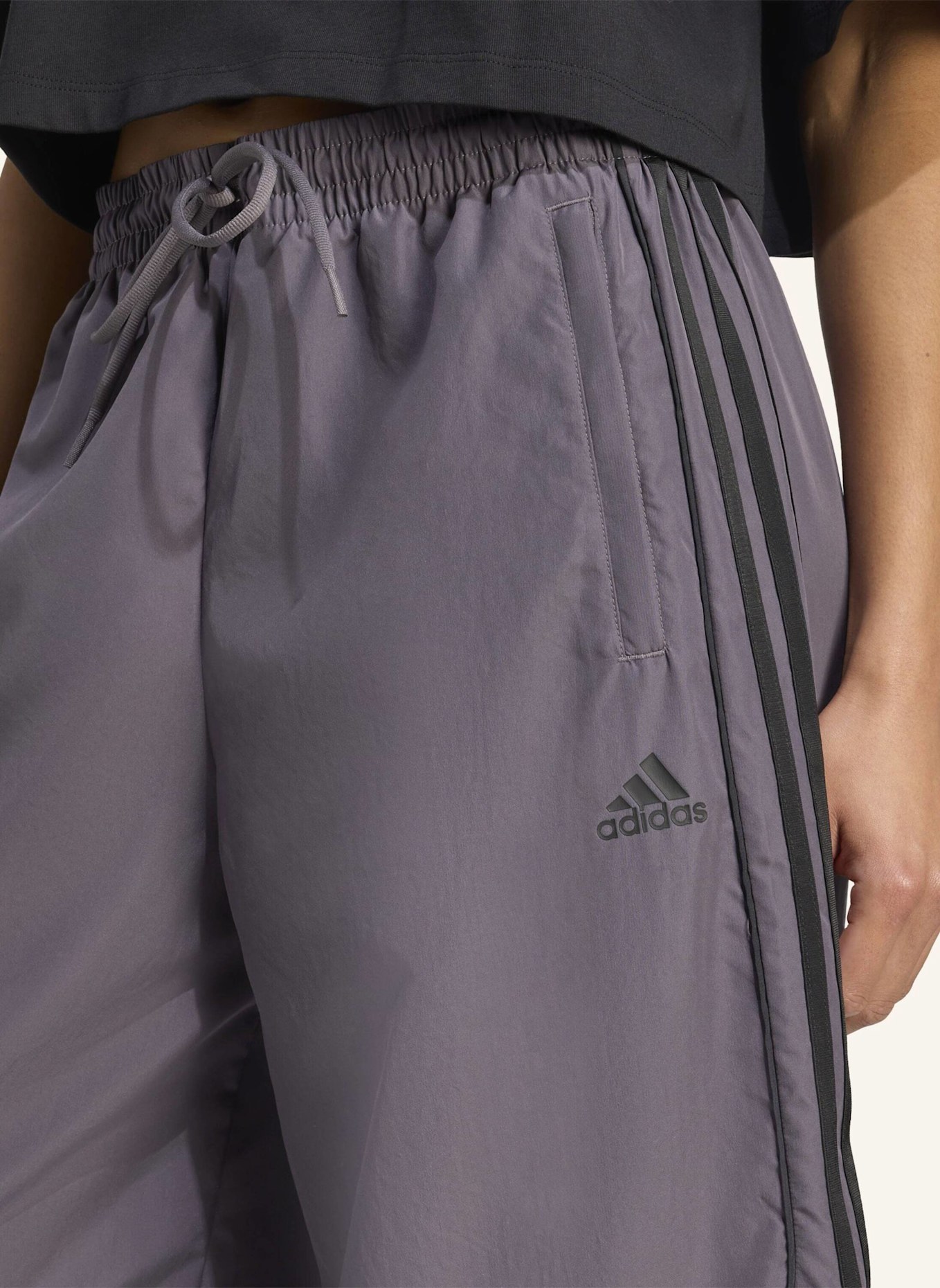 adidas Originals TEAMGEIST ADICOLOR OVERSIZED WOVEN TRAININGSHOSE in ...