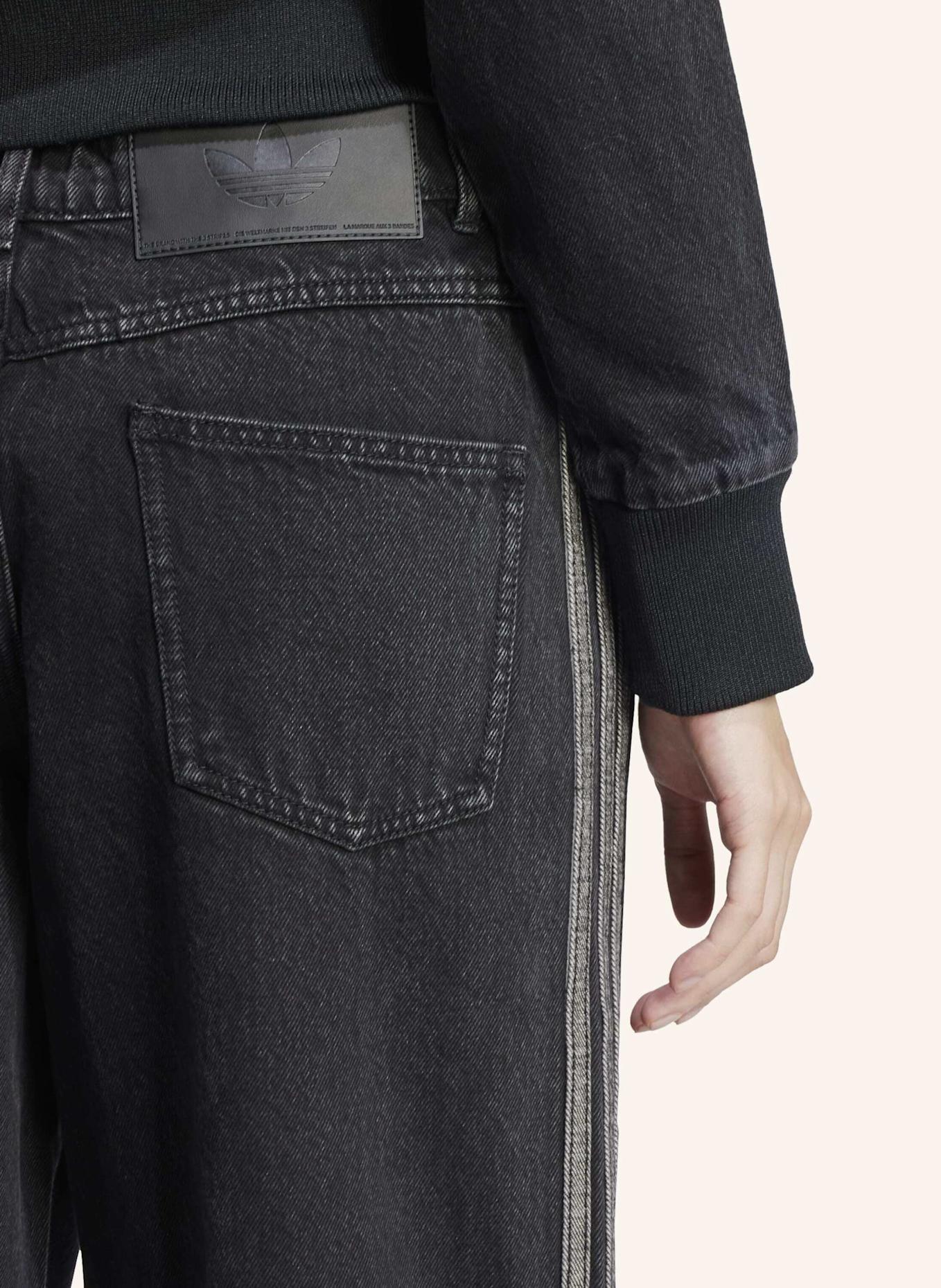 adidas Originals ADICOLOR DENIM 3-STREIFEN TRAININGSHOSE in schwarz